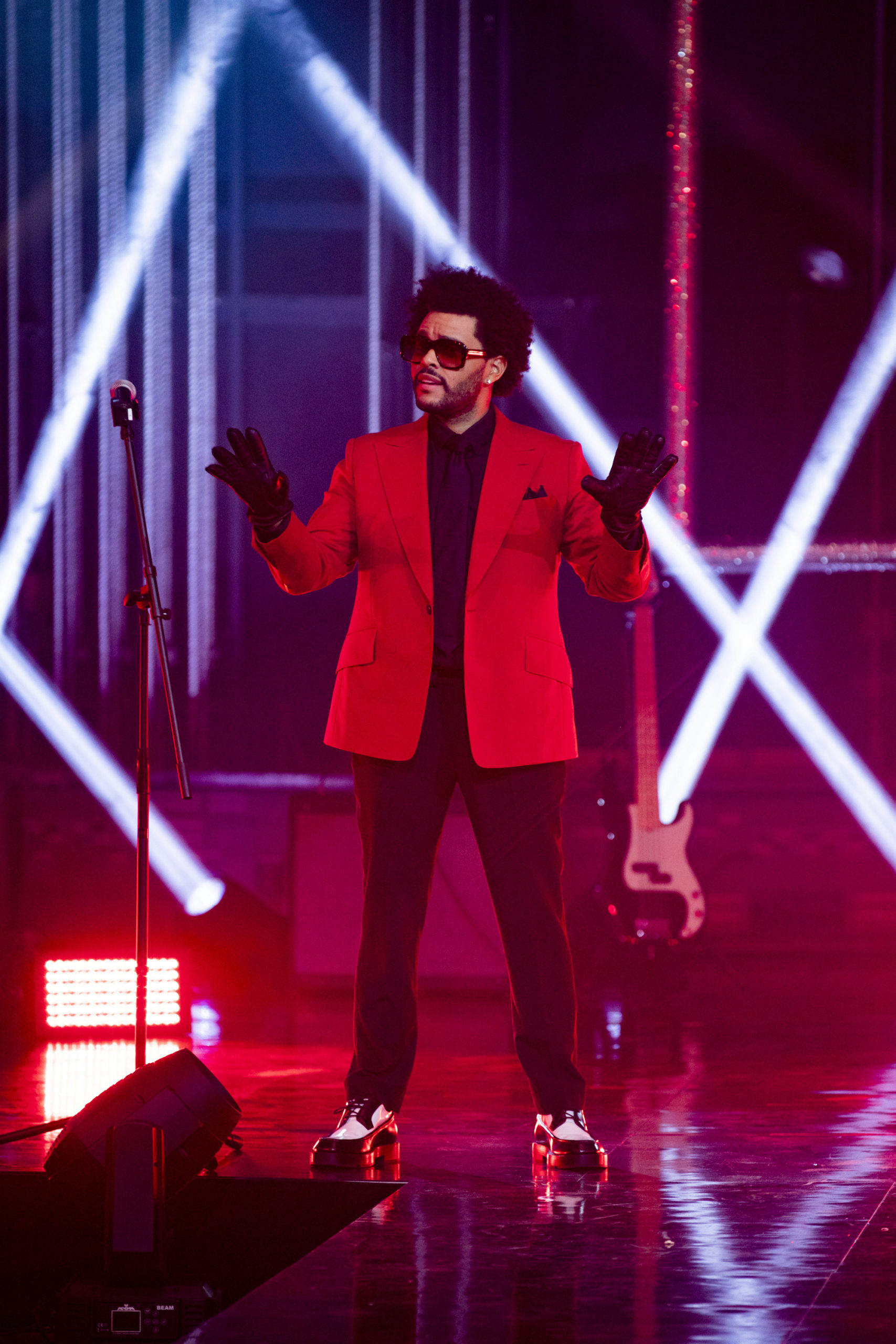 Glitter Magazine | The Weeknd Is Now the First Artist to Hit 100 ...